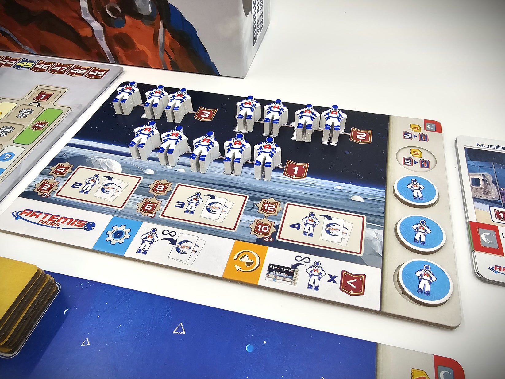 Shackleton Base: A Journey to the Moon – Pandasaurus Games